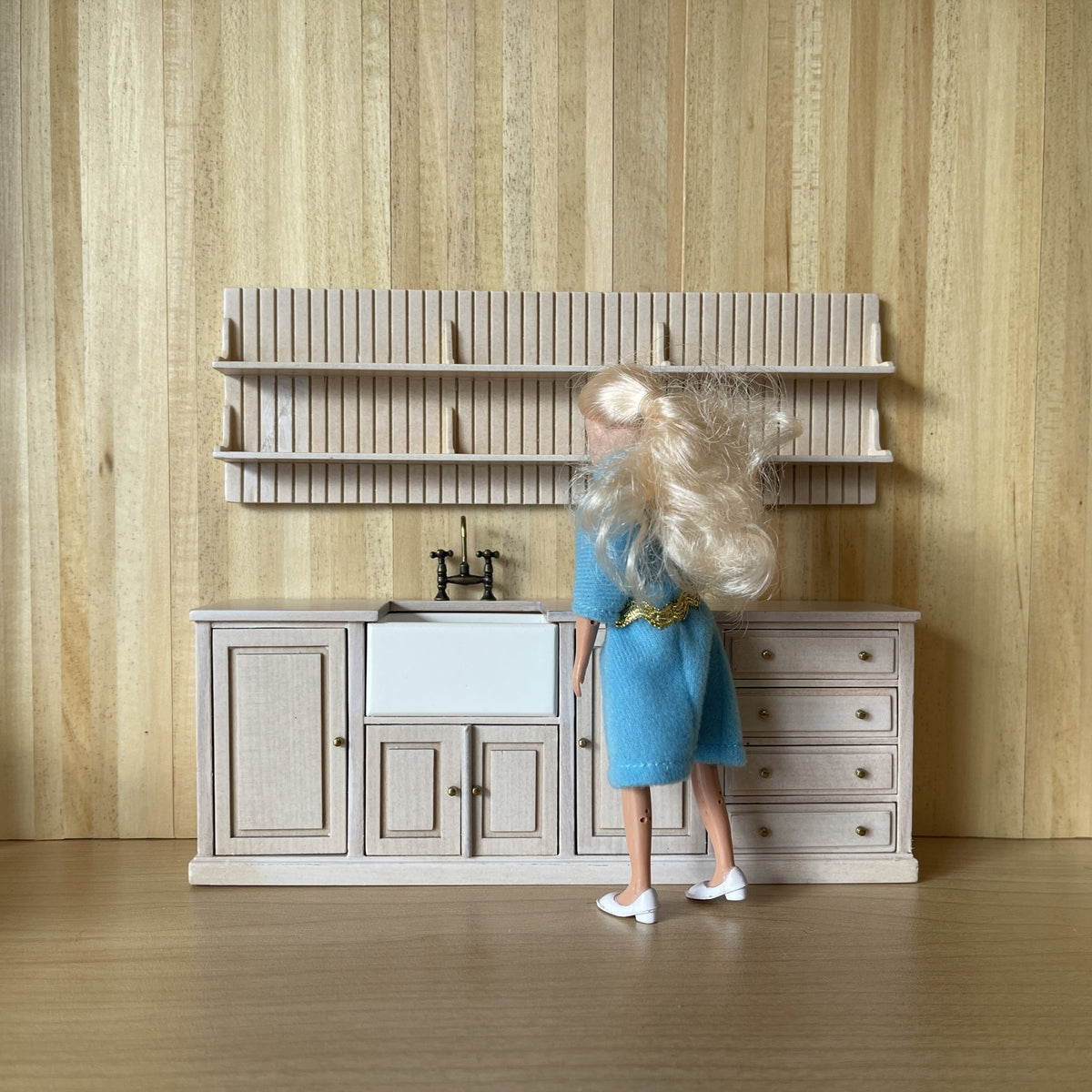 Kitchen and Living Room - M for Miniatures – M for Miniatures